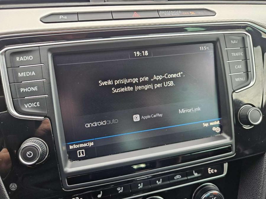 Blue Volkswagen Passat 2016 in Alytus, with an engine capacity of 1.40 L and mileage of 205 thousand km for 10699 €, photo 42 on AUTOMOTO.COM.LV