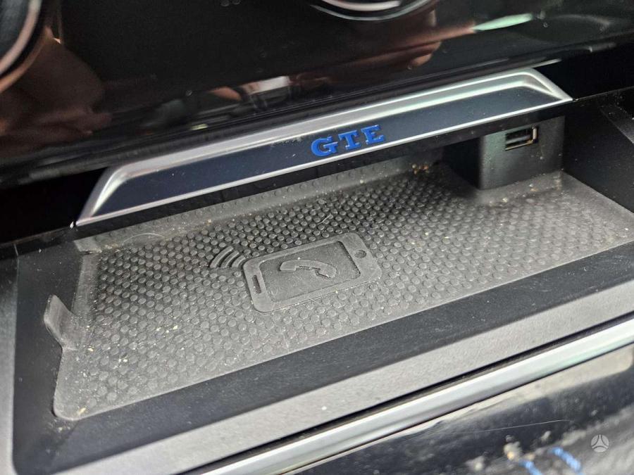 Blue Volkswagen Passat 2016 in Alytus, with an engine capacity of 1.40 L and mileage of 205 thousand km for 10699 €, photo 46 on AUTOMOTO.COM.LV