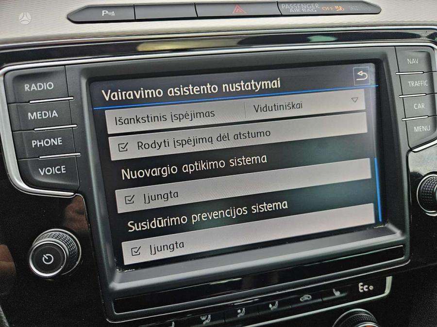 Blue Volkswagen Passat 2016 in Alytus, with an engine capacity of 1.40 L and mileage of 205 thousand km for 10699 €, photo 49 on AUTOMOTO.COM.LV