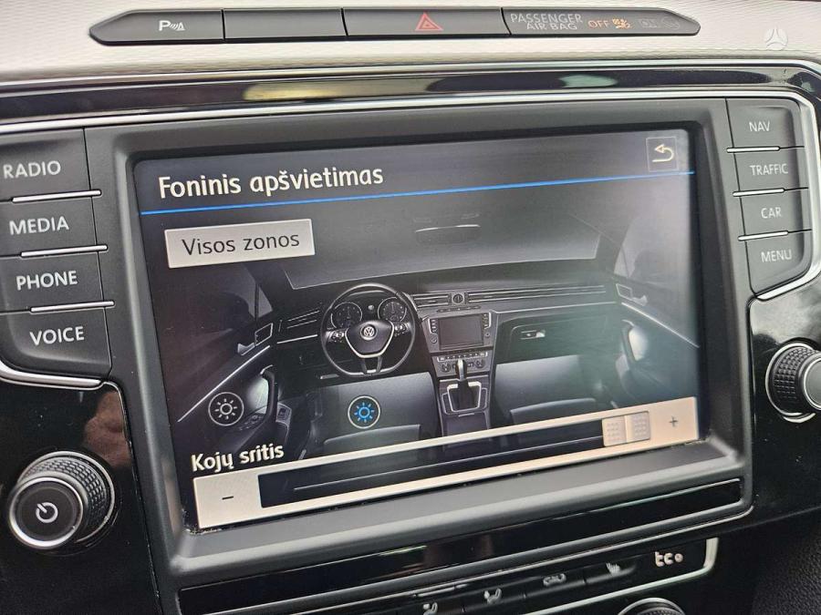 Blue Volkswagen Passat 2016 in Alytus, with an engine capacity of 1.40 L and mileage of 205 thousand km for 10699 €, photo 50 on AUTOMOTO.COM.LV