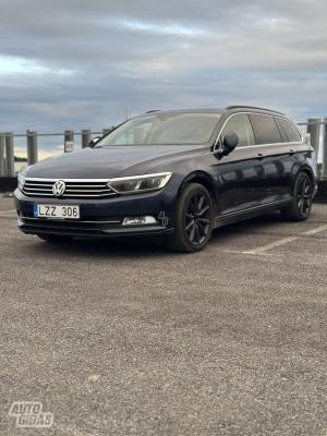 Blue Volkswagen Passat 2016 in Zarasai, with an engine capacity of 2.00 L and mileage of 281 thousand km for 8499 €, photo 3 on AUTOMOTO.COM.LV