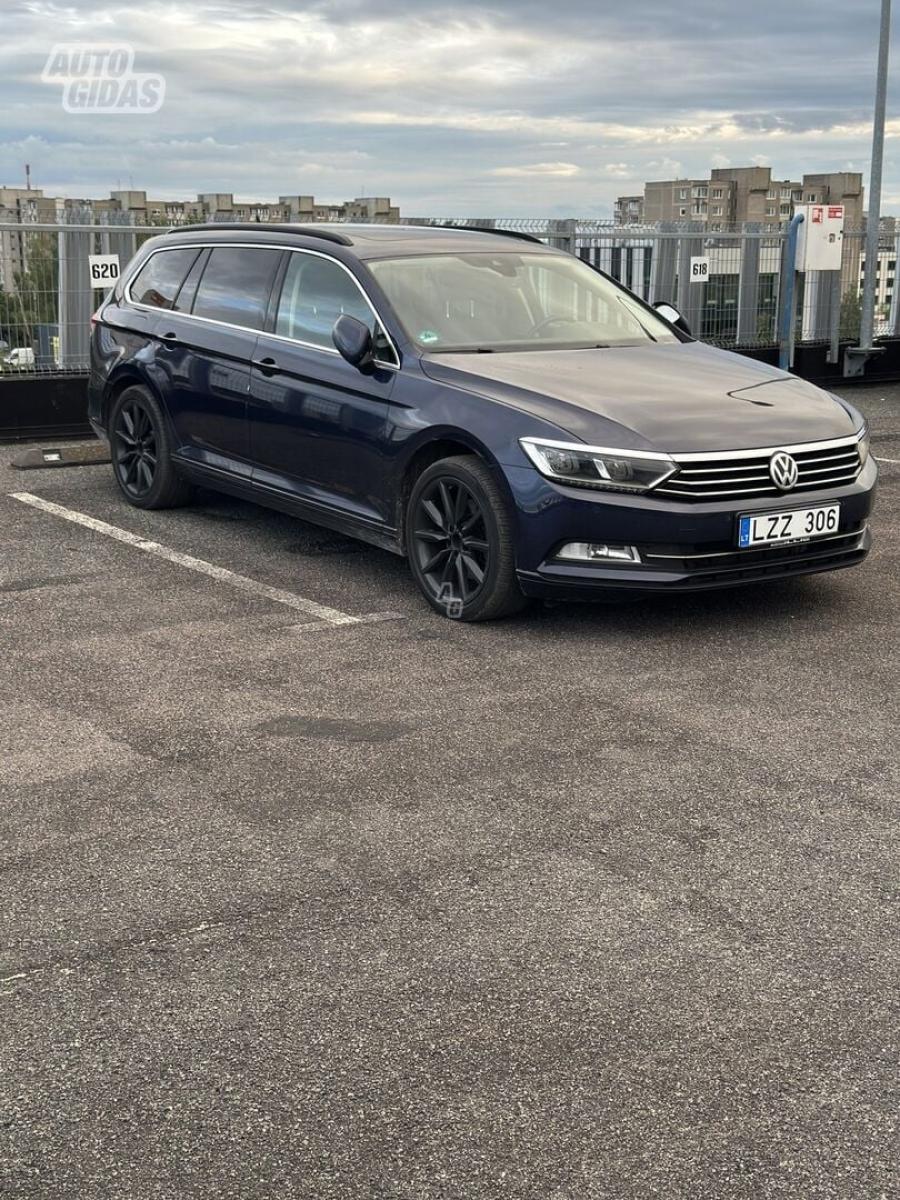 Blue Volkswagen Passat 2016 in Zarasai, with an engine capacity of 2.00 L and mileage of 281 thousand km for 8499 €, photo 4 on AUTOMOTO.COM.LV