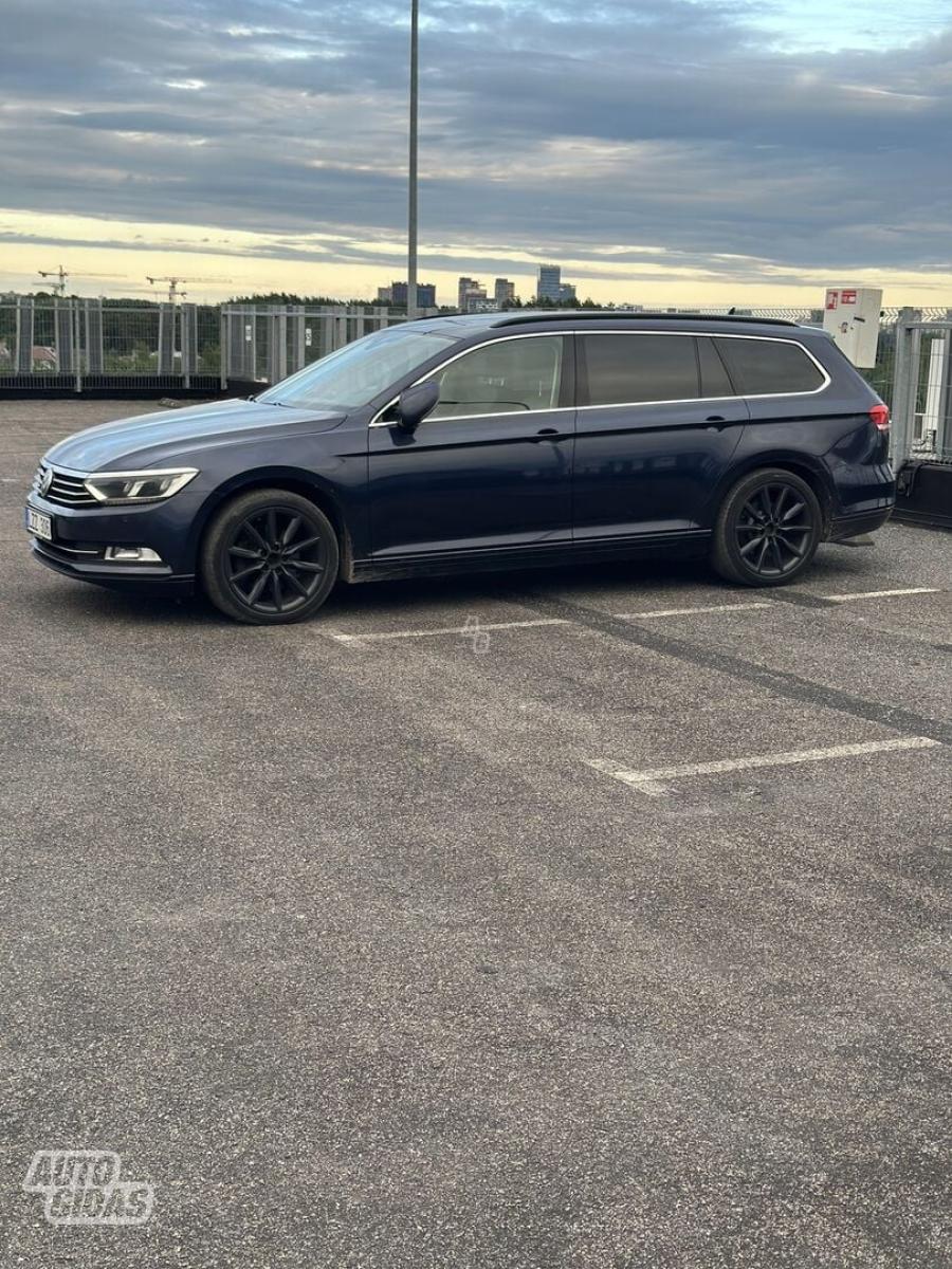 Blue Volkswagen Passat 2016 in Zarasai, with an engine capacity of 2.00 L and mileage of 281 thousand km for 8499 €, photo 5 on AUTOMOTO.COM.LV