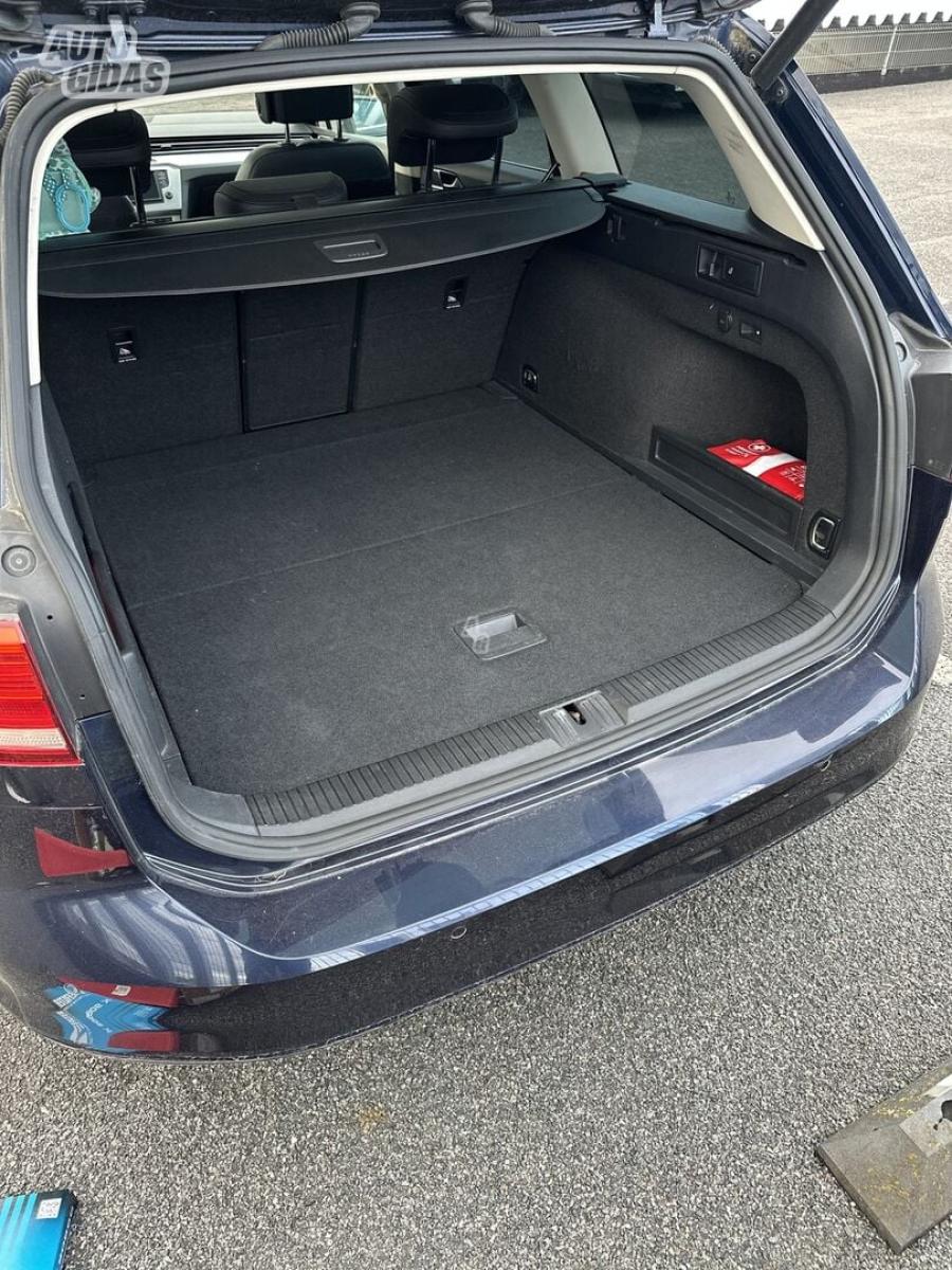 Blue Volkswagen Passat 2016 in Zarasai, with an engine capacity of 2.00 L and mileage of 281 thousand km for 8499 €, photo 7 on AUTOMOTO.COM.LV