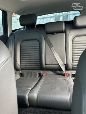 Blue Volkswagen Passat 2016 in Zarasai, with an engine capacity of 2.00 L and mileage of 281 thousand km for 8499 €, photo 13 on AUTOMOTO.COM.LV