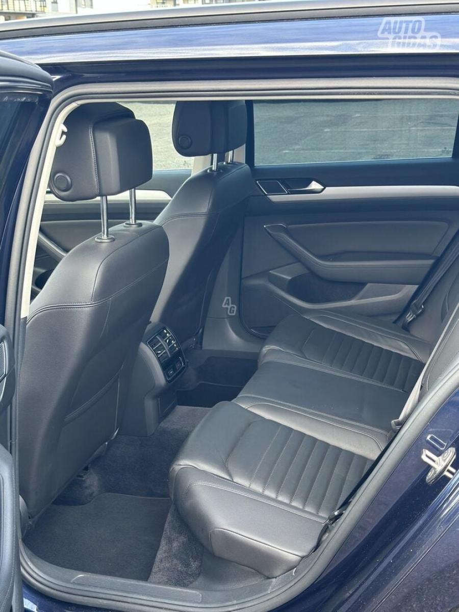 Blue Volkswagen Passat 2016 in Zarasai, with an engine capacity of 2.00 L and mileage of 281 thousand km for 8499 €, photo 14 on AUTOMOTO.COM.LV