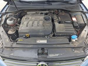 Blue Volkswagen Passat 2016 in Vilnius, with an engine capacity of 1.60 L and mileage of 283 thousand km for 6400 €, photo 8 on AUTOMOTO.COM.LV