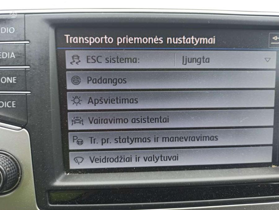 Blue Volkswagen Passat 2016 in Vilnius, with an engine capacity of 1.60 L and mileage of 283 thousand km for 6400 €, photo 13 on AUTOMOTO.COM.LV