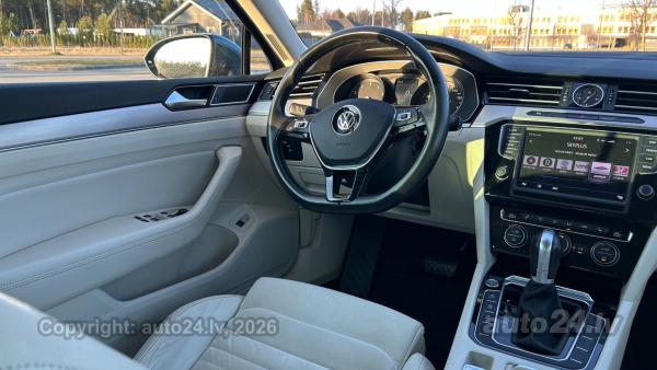 Blue Volkswagen Passat 2017 in Tallinn, with an engine capacity of 2.00 L and mileage of 121 thousand km for 19900 €, photo 10 on AUTOMOTO.COM.LV