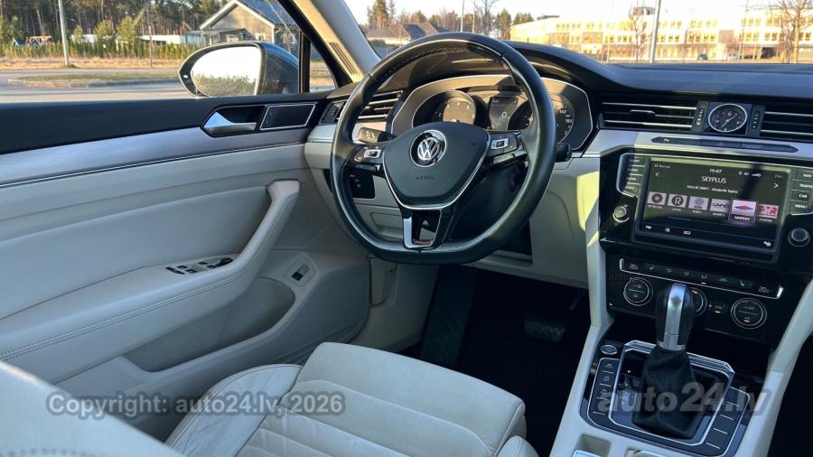 Zils Volkswagen Passat 2017 Tallina, ar dzinēja tilpumu 2.00 L un nobraukumu 121 tūkst. km par 19900 €, foto 11 vietnē AUTOMOTO.COM.LV