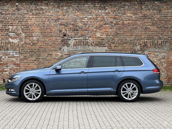 Blue Volkswagen Passat 2017 in Kedainiai, with an engine capacity of 1.97 L and mileage of 303 thousand km for 9850 €, photo 10 on AUTOMOTO.COM.LV