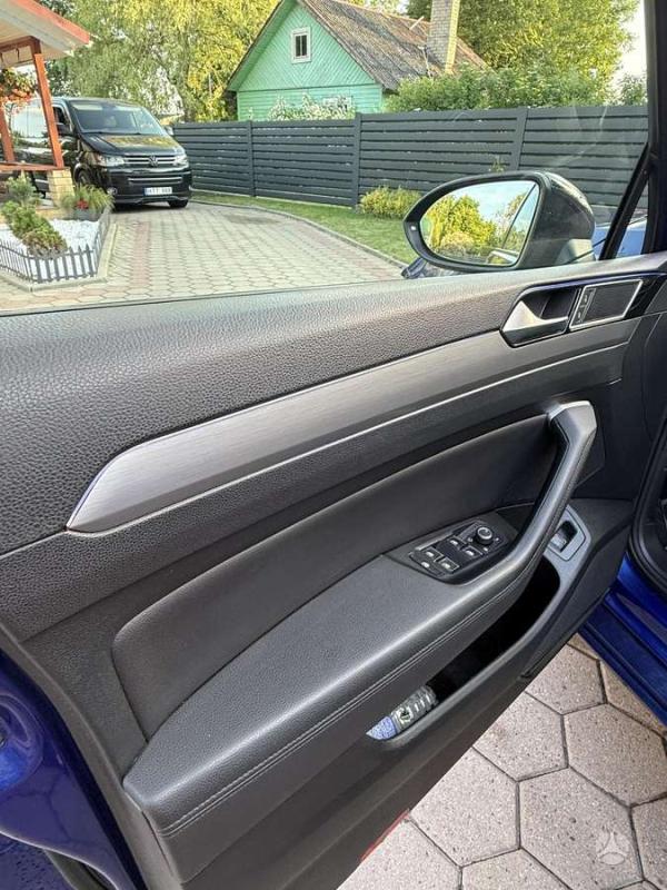Blue Volkswagen Passat 2017 in Vilnius, with an engine capacity of 1.97 L and mileage of 460 thousand km for 9350 €, photo 10 on AUTOMOTO.COM.LV