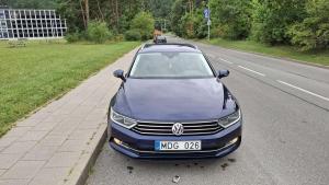 Blue Volkswagen Passat 2017 in Vilnius, with an engine capacity of 1.97 L and mileage of 312 thousand km for 9300 €, photo  on AUTOMOTO.COM.LV