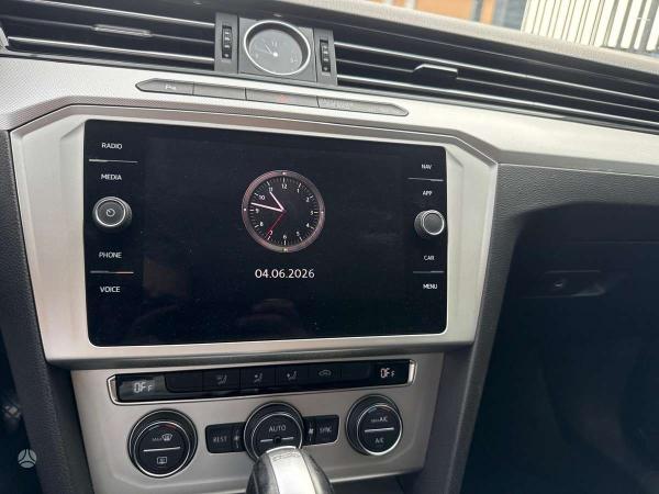 Blue Volkswagen Passat 2017 in Utena, with an engine capacity of 1.60 L and mileage of 309 thousand km for 6700 €, photo 11 on AUTOMOTO.COM.LV
