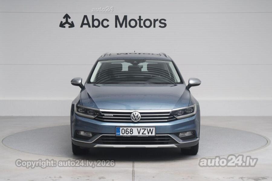 Blue Volkswagen Passat 2018 in Tallinn, with an engine capacity of 2.00 L and mileage of 230 thousand km for 16990 €, photo 2 on AUTOMOTO.COM.LV