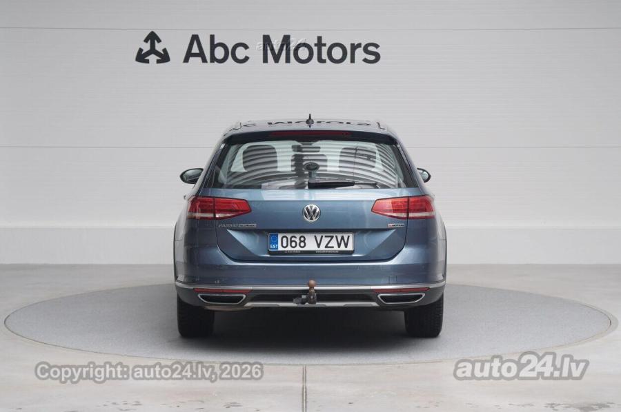 Blue Volkswagen Passat 2018 in Tallinn, with an engine capacity of 2.00 L and mileage of 230 thousand km for 16990 €, photo 5 on AUTOMOTO.COM.LV