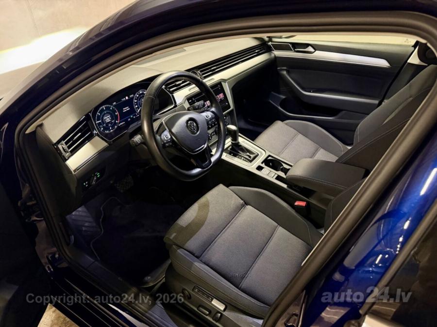 Blue Volkswagen Passat 2018 in Tallinn, with an engine capacity of 2.00 L and mileage of 91 thousand km for 15500 €, photo 9 on AUTOMOTO.COM.LV