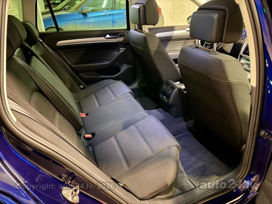 Blue Volkswagen Passat 2018 in Tallinn, with an engine capacity of 2.00 L and mileage of 91 thousand km for 15500 €, photo 12 on AUTOMOTO.COM.LV