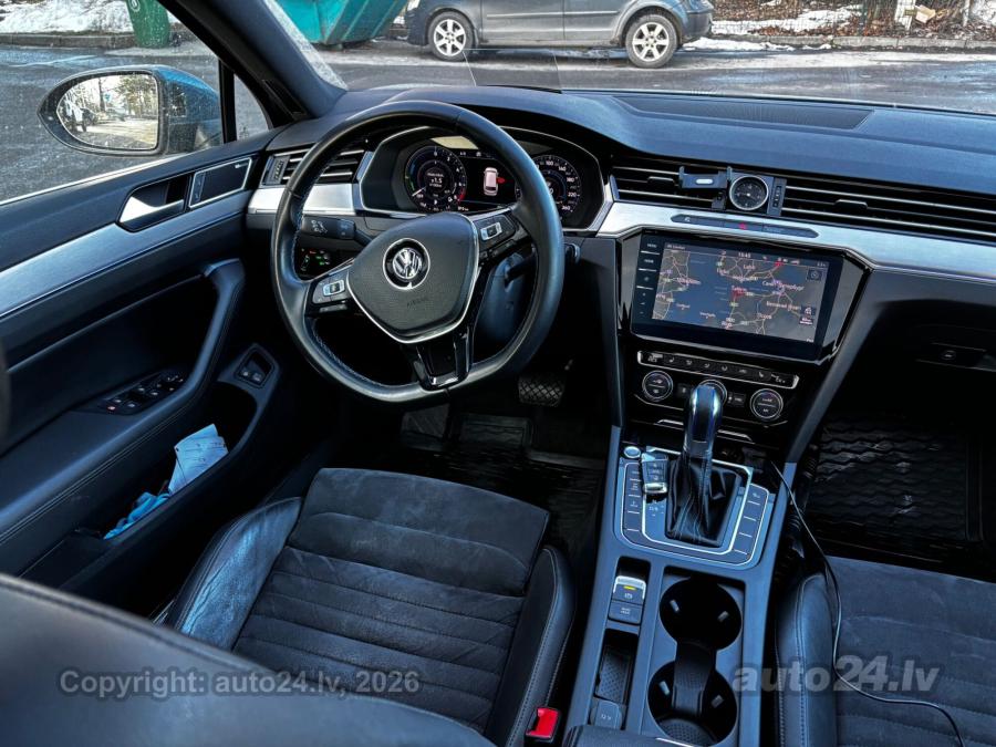 Zils Volkswagen Passat 2018 Tallina, ar dzinēja tilpumu 1.40 L un nobraukumu 160 tūkst. km par 15500 €, foto 13 vietnē AUTOMOTO.COM.LV