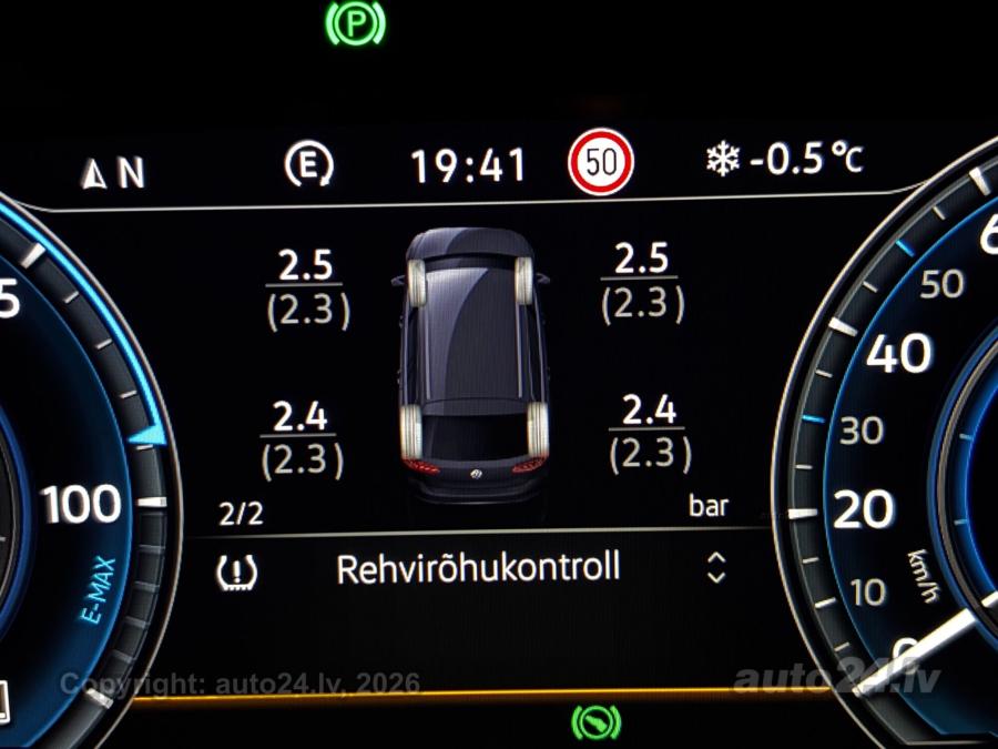 Zils Volkswagen Passat 2018 Tallina, ar dzinēja tilpumu 1.40 L un nobraukumu 160 tūkst. km par 15500 €, foto 20 vietnē AUTOMOTO.COM.LV