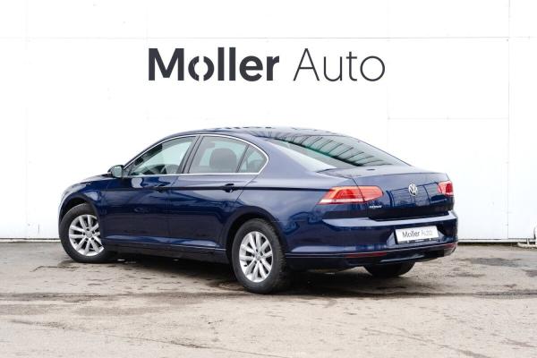 Blue Volkswagen Passat 2019 in Riga, with an engine capacity of 1.50 L and mileage of 140 thousand km for 14000 €, photo 3 on AUTOMOTO.COM.LV