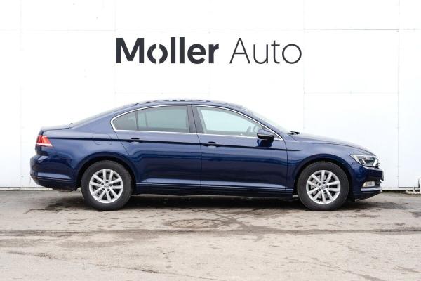 Blue Volkswagen Passat 2019 in Riga, with an engine capacity of 1.50 L and mileage of 140 thousand km for 14000 €, photo 5 on AUTOMOTO.COM.LV