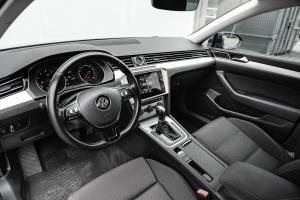 Blue Volkswagen Passat 2019 in Riga, with an engine capacity of 1.50 L and mileage of 140 thousand km for 14000 €, photo 24 on AUTOMOTO.COM.LV