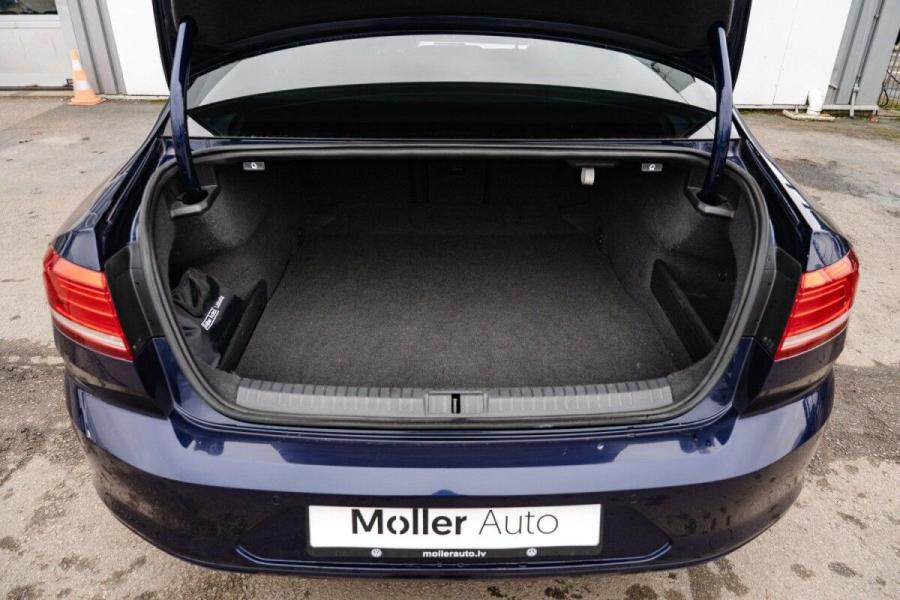 Blue Volkswagen Passat 2019 in Riga, with an engine capacity of 1.50 L and mileage of 140 thousand km for 14000 €, photo 25 on AUTOMOTO.COM.LV