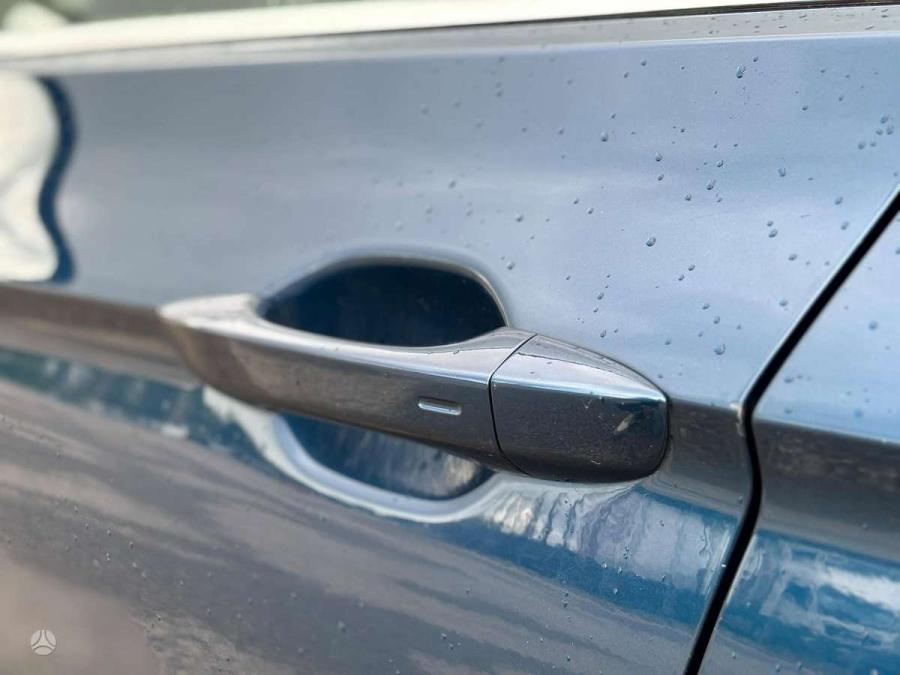 Blue Volkswagen Passat 2019 in Marijampole, with an engine capacity of 1.97 L and mileage of 346 thousand km for 13400 €, photo 17 on AUTOMOTO.COM.LV