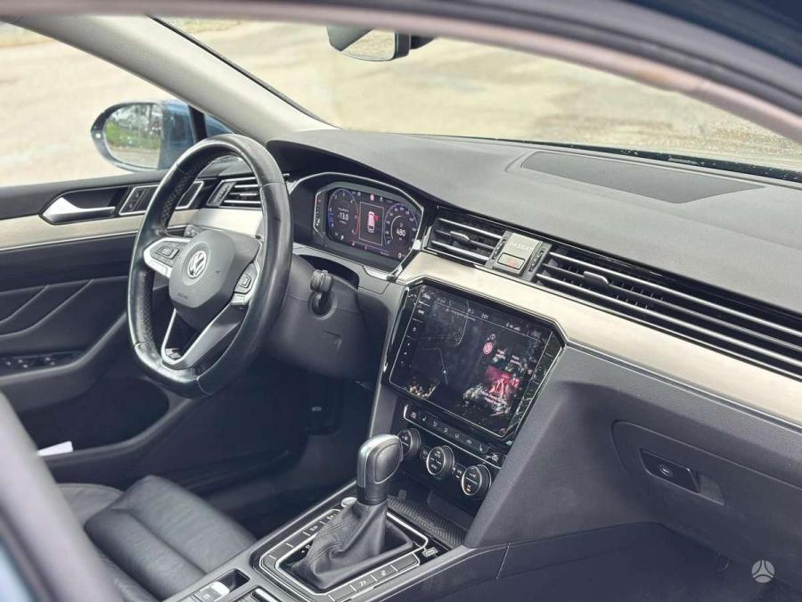 Blue Volkswagen Passat 2019 in Marijampole, with an engine capacity of 1.97 L and mileage of 346 thousand km for 13400 €, photo 20 on AUTOMOTO.COM.LV
