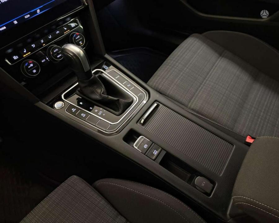 Zils Volkswagen Passat 2019 Marijampole, ar dzinēja tilpumu 1.97 L un nobraukumu 222 tūkst. km par 15750 €, foto 21 vietnē AUTOMOTO.COM.LV