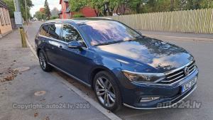 Volkswagen Passat 2019 in Parnu on AUTOMOTO.COM.LV Blue Volkswagen Passat 2019 in Parnu, with an engine capacity of 1.50 L and mileage of 142 thousand km for 16000 β¬, photo 1 on AUTOMOTO.COM.LV