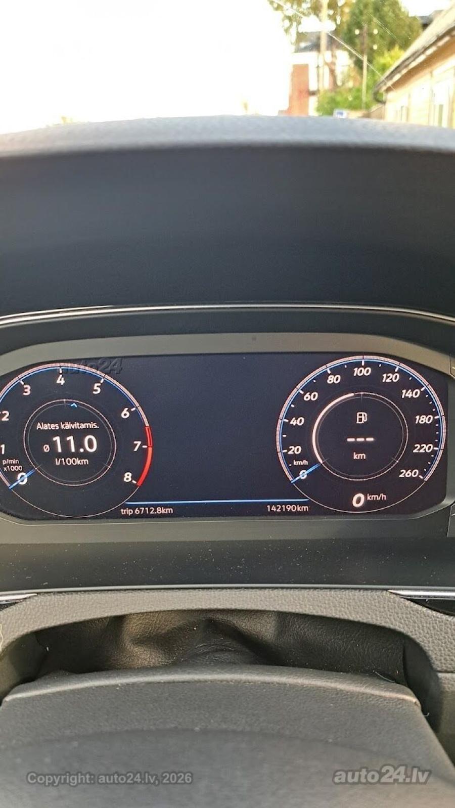 Blue Volkswagen Passat 2019 in Parnu, with an engine capacity of 1.50 L and mileage of 142 thousand km for 16000 €, photo 4 on AUTOMOTO.COM.LV