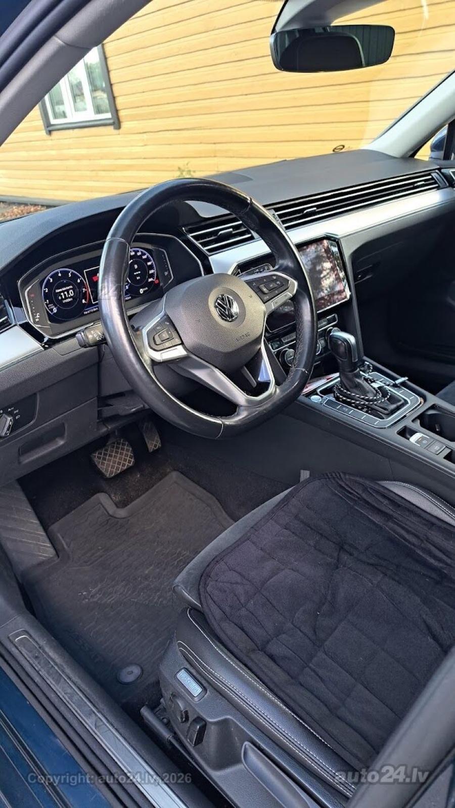 Blue Volkswagen Passat 2019 in Parnu, with an engine capacity of 1.50 L and mileage of 142 thousand km for 16000 €, photo 5 on AUTOMOTO.COM.LV