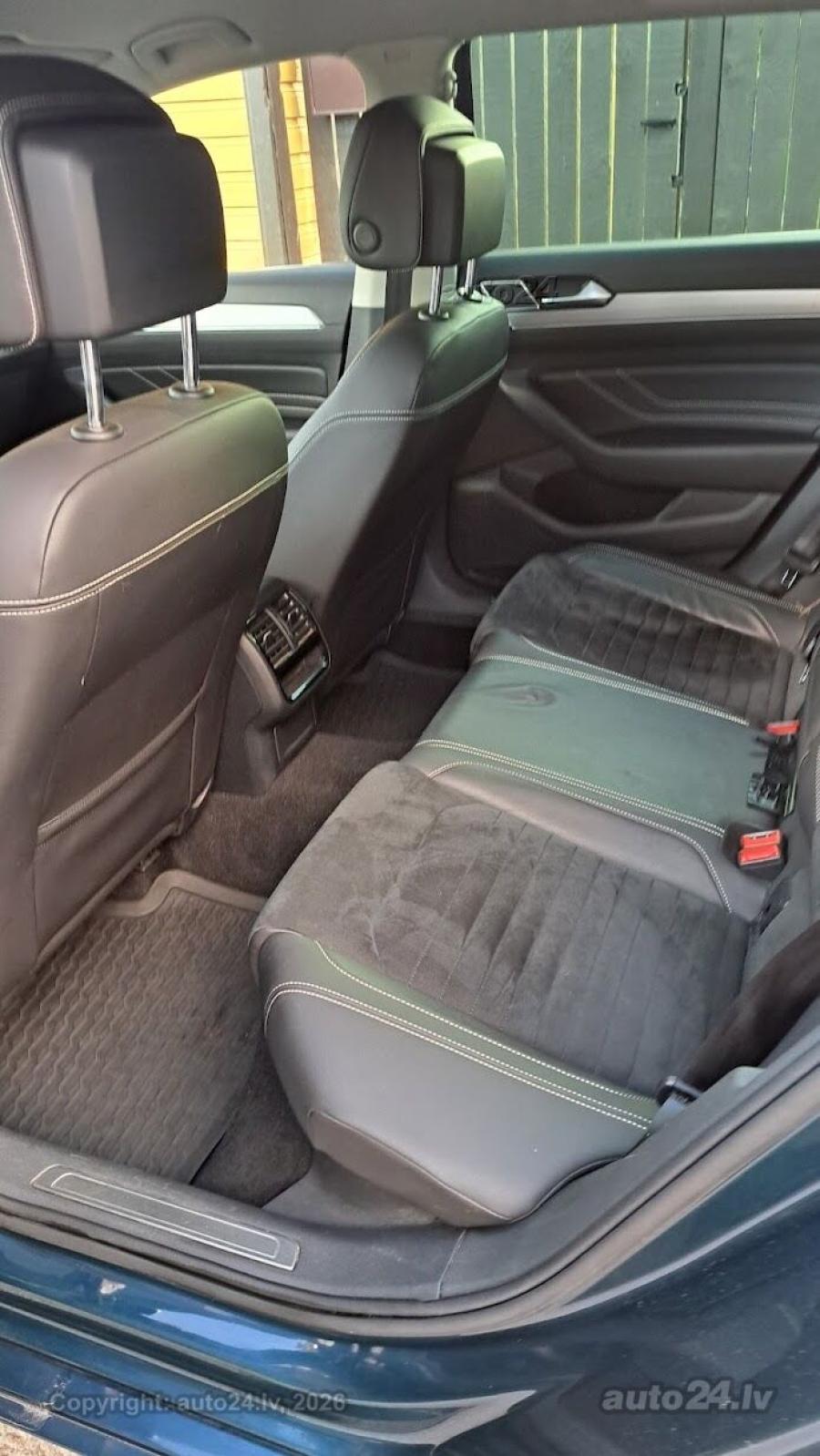 Blue Volkswagen Passat 2019 in Parnu, with an engine capacity of 1.50 L and mileage of 142 thousand km for 16000 €, photo 6 on AUTOMOTO.COM.LV