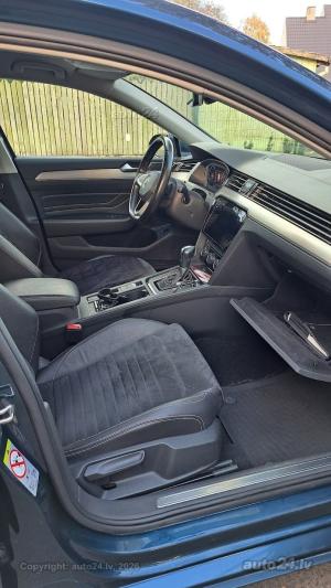 Blue Volkswagen Passat 2019 in Parnu, with an engine capacity of 1.50 L and mileage of 142 thousand km for 16000 €, photo 7 on AUTOMOTO.COM.LV
