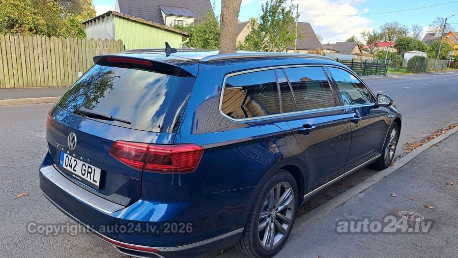 Blue Volkswagen Passat 2019 in Parnu, with an engine capacity of 1.50 L and mileage of 142 thousand km for 16000 €, photo 9 on AUTOMOTO.COM.LV