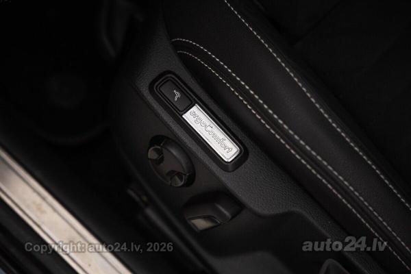 Blue Volkswagen Passat 2020 in Jelgava, with an engine capacity of 2.00 L and mileage of 152 thousand km for 20496 €, photo 11 on AUTOMOTO.COM.LV
