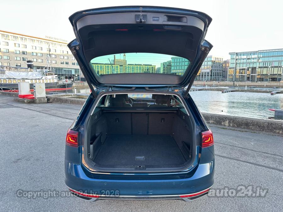 Blue Volkswagen Passat 2020 in Tallinn, with an engine capacity of 1.40 L and mileage of 115 thousand km for 22990 €, photo 6 on AUTOMOTO.COM.LV