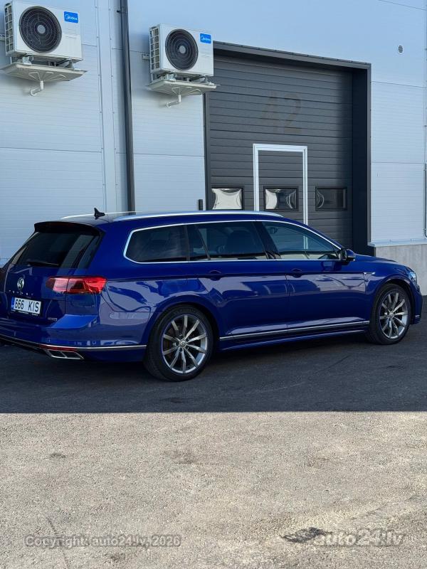 Blue Volkswagen Passat 2020 in Tallinn, with an engine capacity of 2.00 L and mileage of 168 thousand km for 22900 €, photo 3 on AUTOMOTO.COM.LV