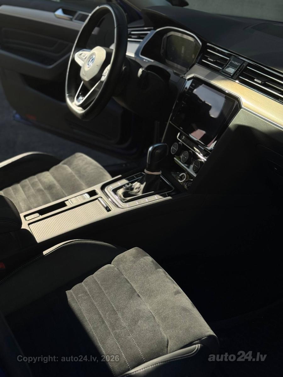 Blue Volkswagen Passat 2020 in Tallinn, with an engine capacity of 2.00 L and mileage of 168 thousand km for 22900 €, photo 8 on AUTOMOTO.COM.LV