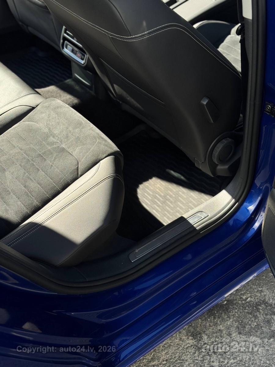Blue Volkswagen Passat 2020 in Tallinn, with an engine capacity of 2.00 L and mileage of 168 thousand km for 22900 €, photo 10 on AUTOMOTO.COM.LV