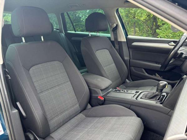 Blue Volkswagen Passat 2020 in Marijampole, with an engine capacity of 0.00 L and mileage of 171 thousand km for 13800 €, photo 10 on AUTOMOTO.COM.LV