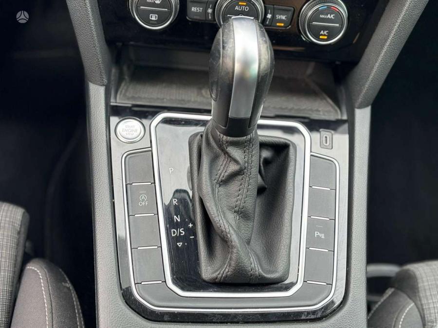 Zils Volkswagen Passat 2020 Marijampole, ar dzinēja tilpumu 0.00 L un nobraukumu 171 tūkst. km par 13800 €, foto 18 vietnē AUTOMOTO.COM.LV