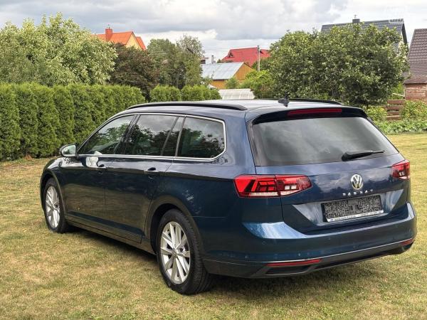 Blue Volkswagen Passat 2020 in Marijampole, with an engine capacity of 2.00 L and mileage of 124 thousand km for 13500 €, photo 4 on AUTOMOTO.COM.LV