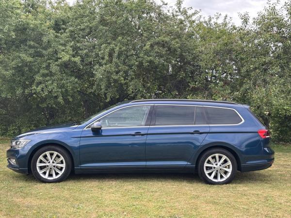 Blue Volkswagen Passat 2020 in Marijampole, with an engine capacity of 2.00 L and mileage of 124 thousand km for 13500 €, photo 8 on AUTOMOTO.COM.LV