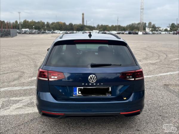 Blue Volkswagen Passat 2020 in Marijampole, with an engine capacity of 2.00 L and mileage of 137 thousand km for 12999 €, photo 8 on AUTOMOTO.COM.LV