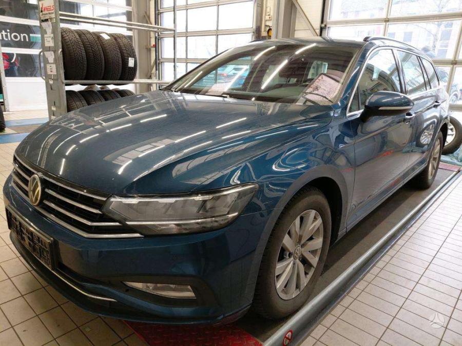 Blue Volkswagen Passat 2021 in Vilnius, with an engine capacity of 1.97 L and mileage of 180 thousand km for 14999 €, photo 1 on AUTOMOTO.COM.LV