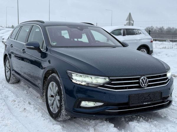 Blue Volkswagen Passat 2021 in Vilnius, with an engine capacity of 1.97 L and mileage of 200 thousand km for 14999 €, photo 4 on AUTOMOTO.COM.LV