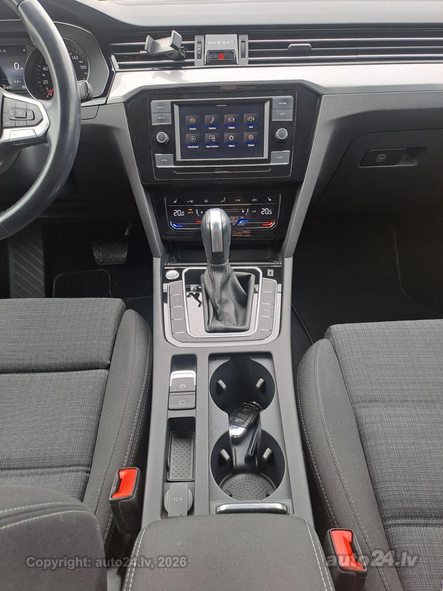Zils Volkswagen Passat 2021 Tallina, ar dzinēja tilpumu 1.50 L un nobraukumu 42 tūkst. km par 23000 €, foto 9 vietnē AUTOMOTO.COM.LV